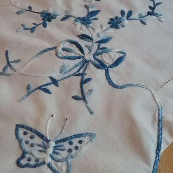 Accents | Vintage Tabletopper Hand Embroidery | Poshmark